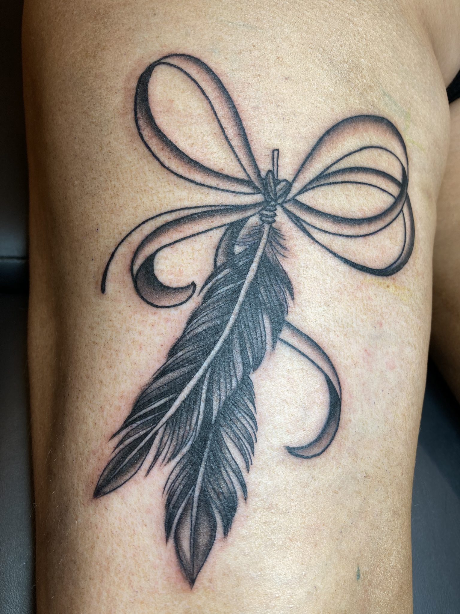 walk-in, fine line, petits tattoos - Lowbrow tattoo